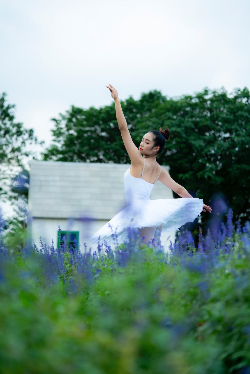 Wild flower – Inspiring Light Through the Cracks